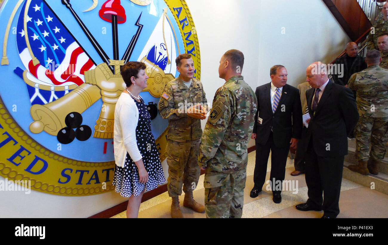 Lt. Gen. Jeffrey W. Talley, Chief of Army Reserve and Commanding ...