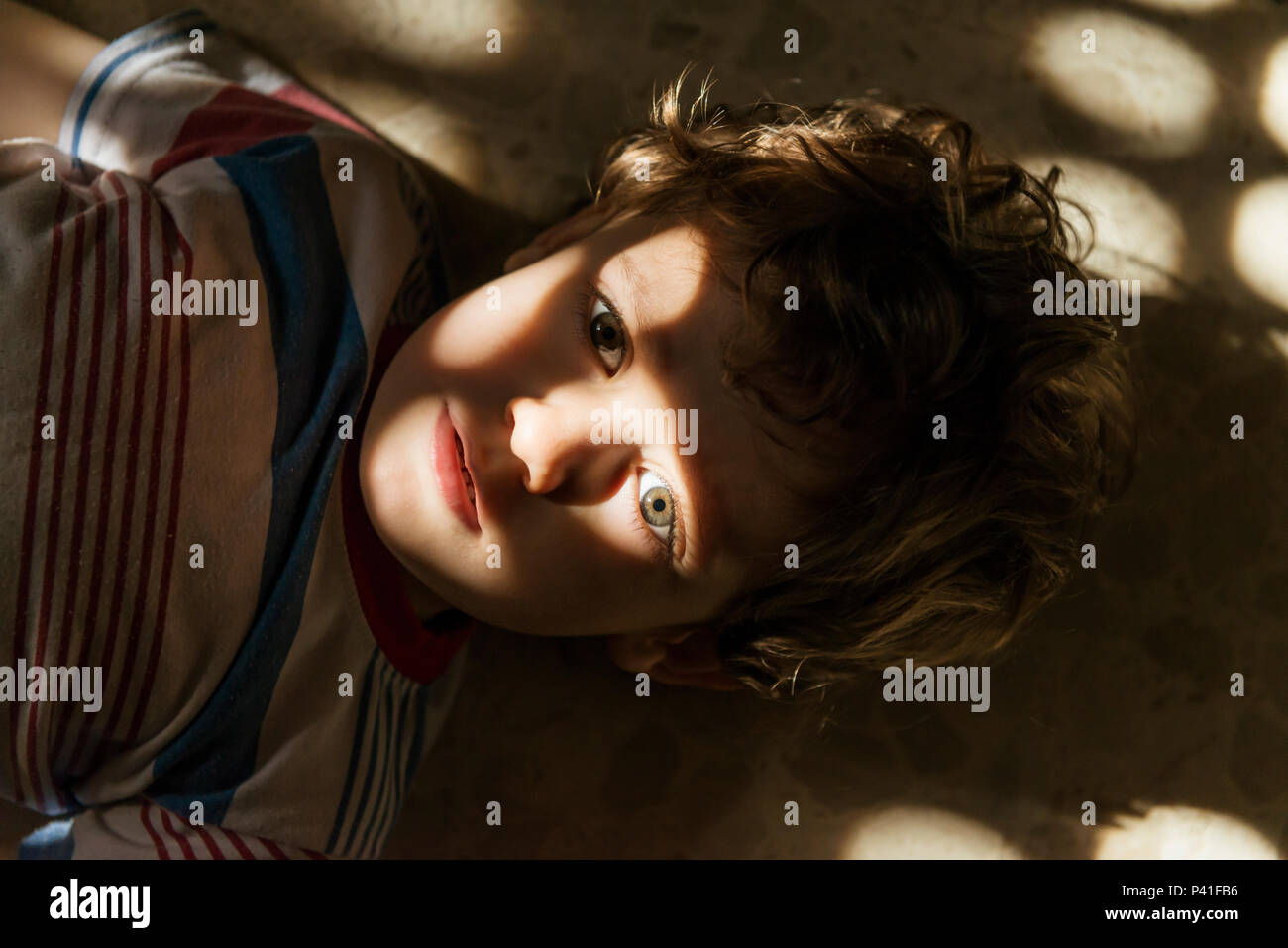 Shading eyes sun hi-res stock photography and images - Alamy