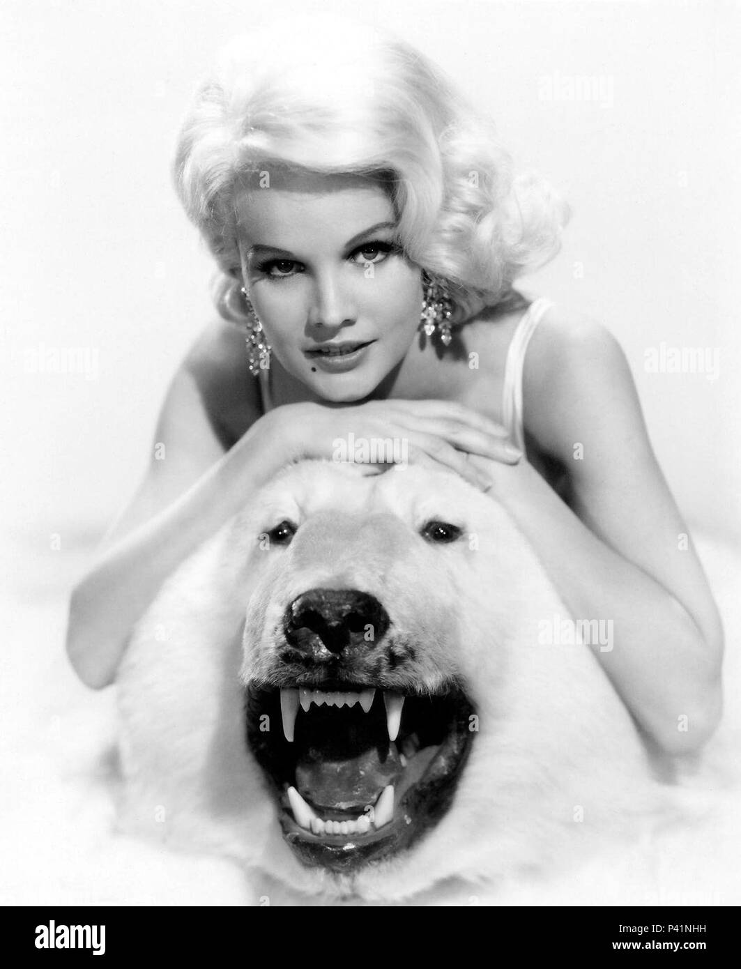 Harlow 1965 hi-res stock photography and images - Alamy