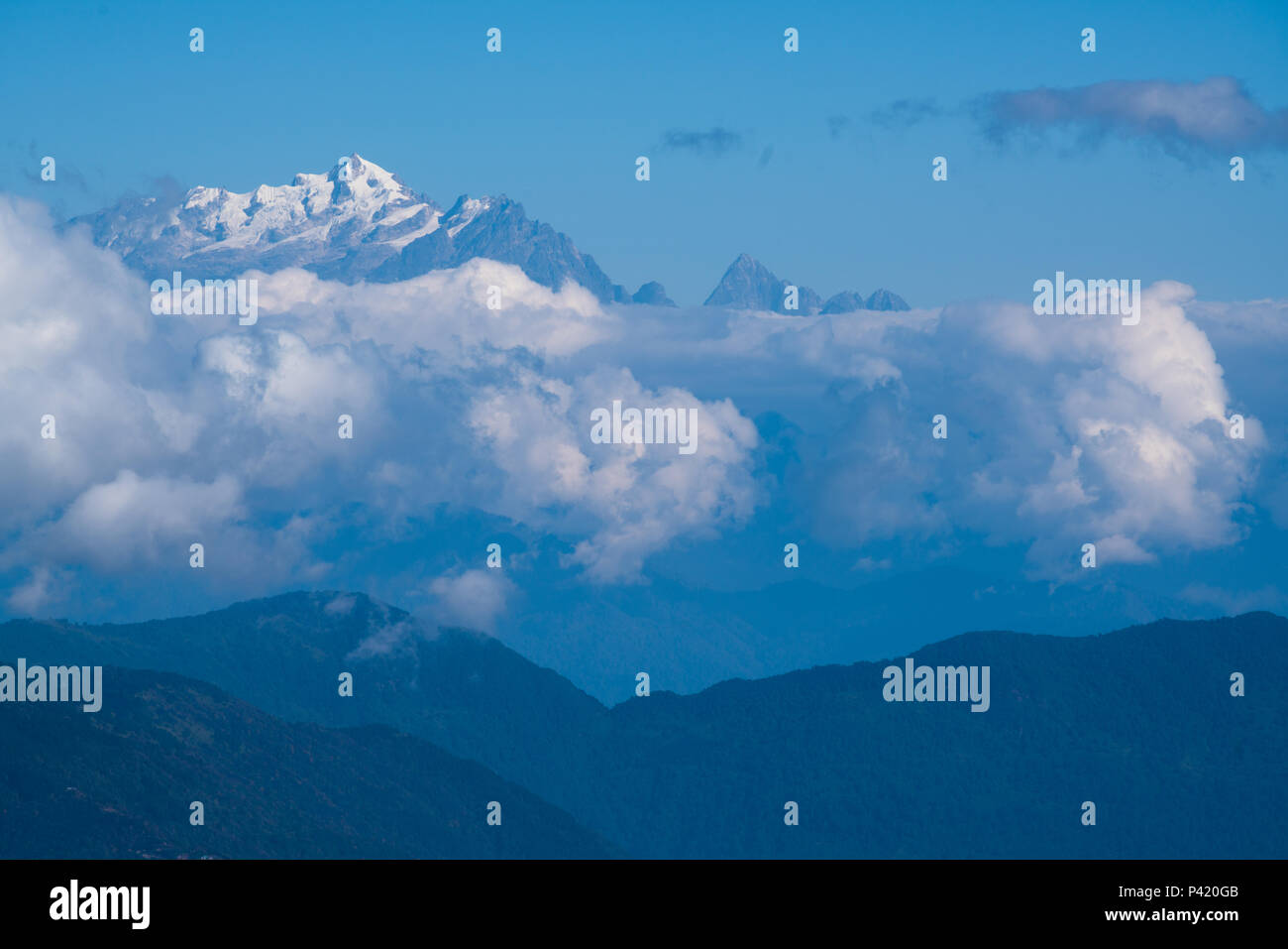 Kangchenjunga peak hi-res stock photography and images - Alamy