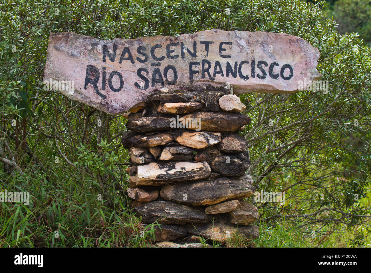 Serra da Canastra - MG Nascente do Rio São Francisco Placa de Pedra da ...