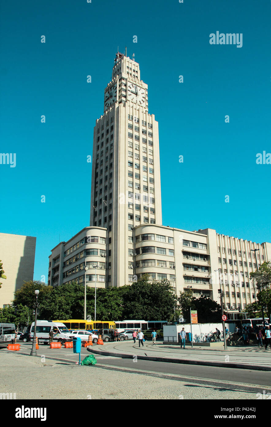 Estação de trem Central do Brasil localizada no centro da cidade do Rio ...