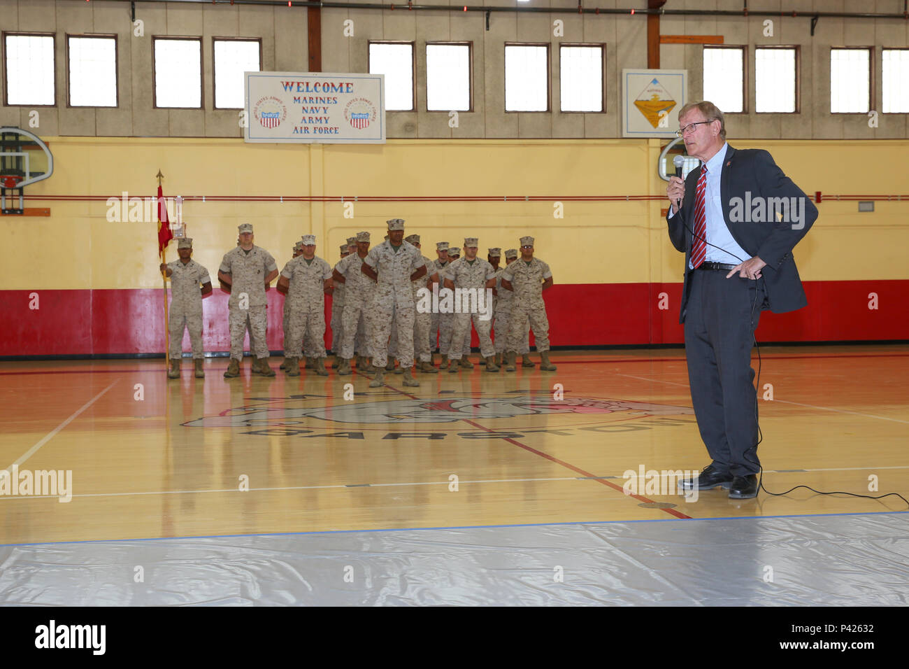 Congressman Col. Paul Cook (Ret.), addresses the Marines and civilian ...