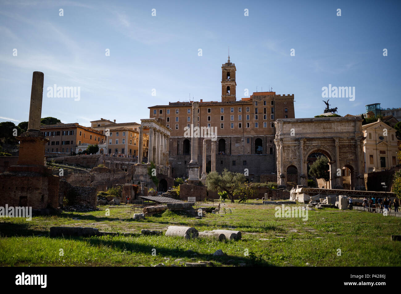 Foro romano de italia hi-res stock photography and images - Alamy
