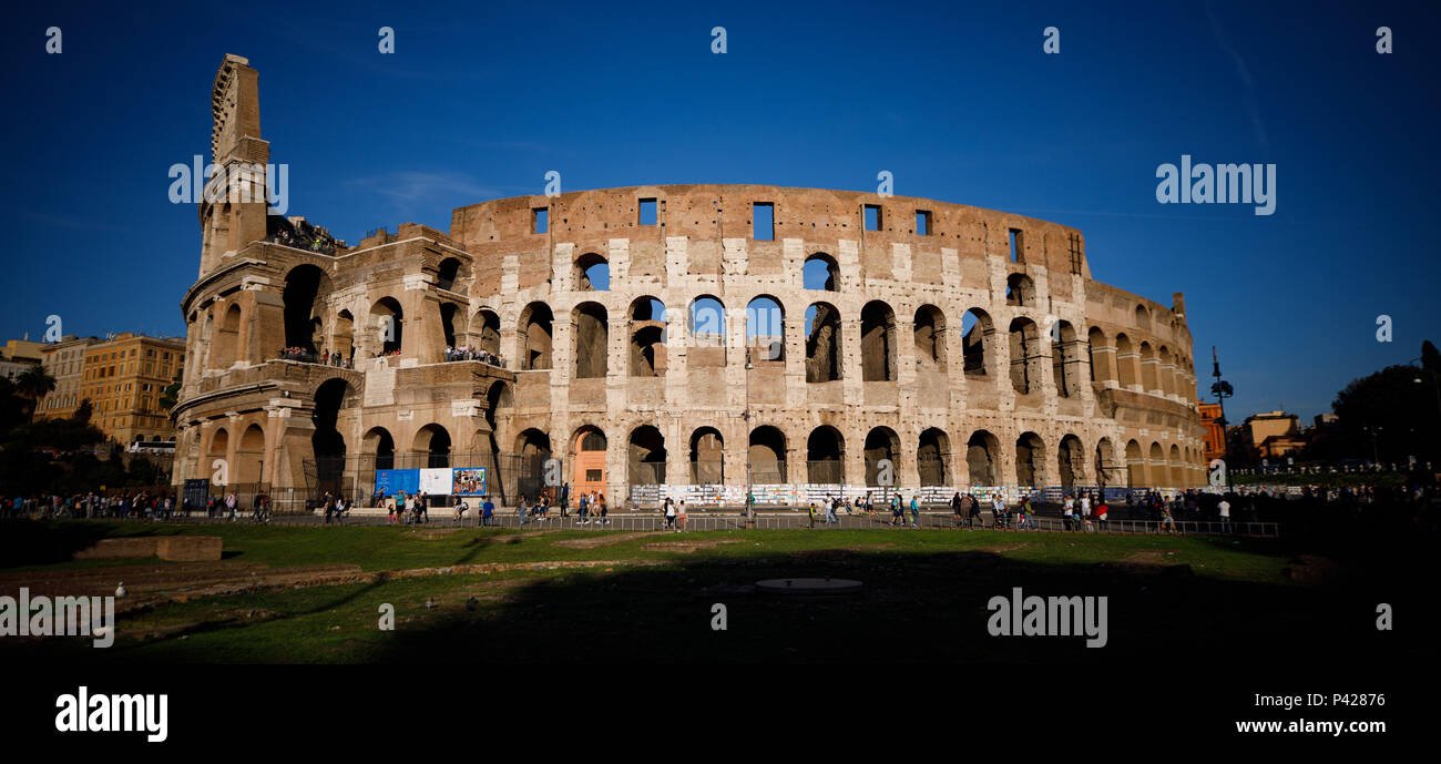 Vista colosseo hi-res stock photography and images - Alamy