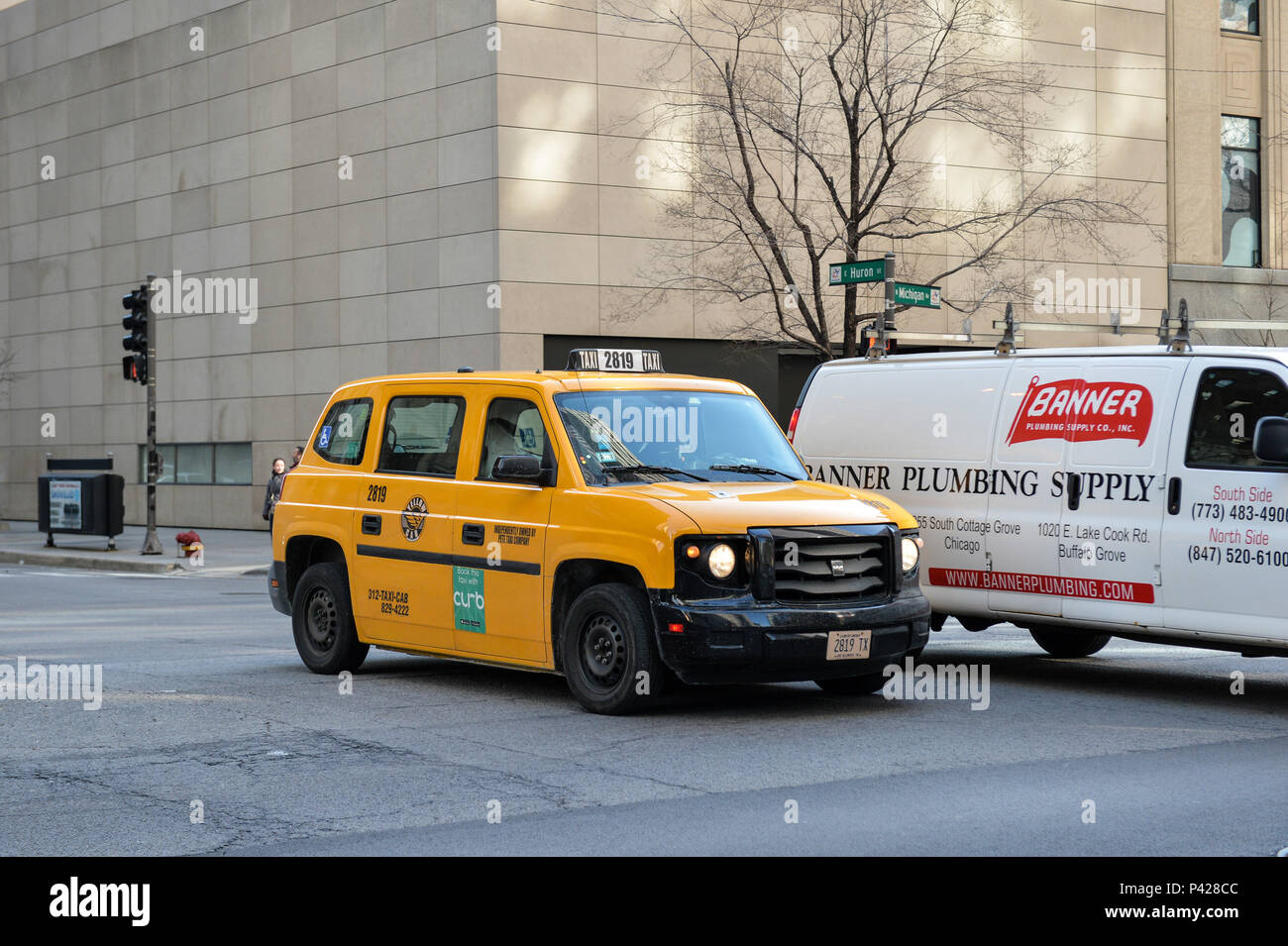 Chicago yellow cab hi-res stock photography and images - Alamy