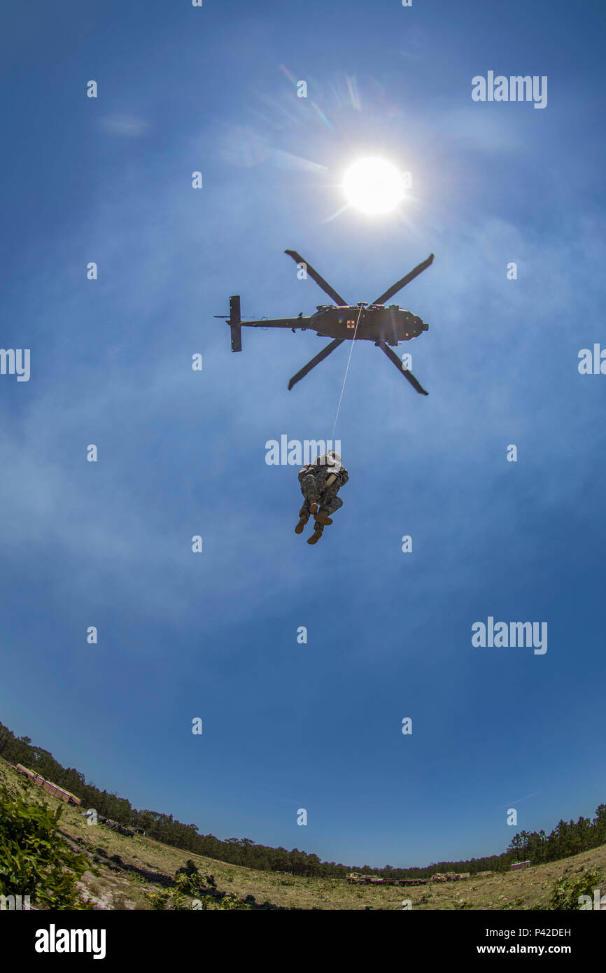 Soldiers from the 122nd Aviation Support Battalion, 82nd Combat ...