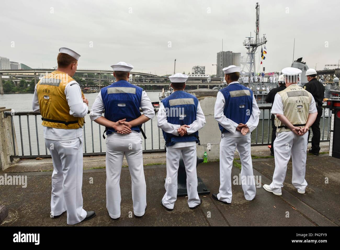 160609-N-OO032-022 PORTLAND, Ore. (June 9, 2016) – USS Champion (MCM 4 ...