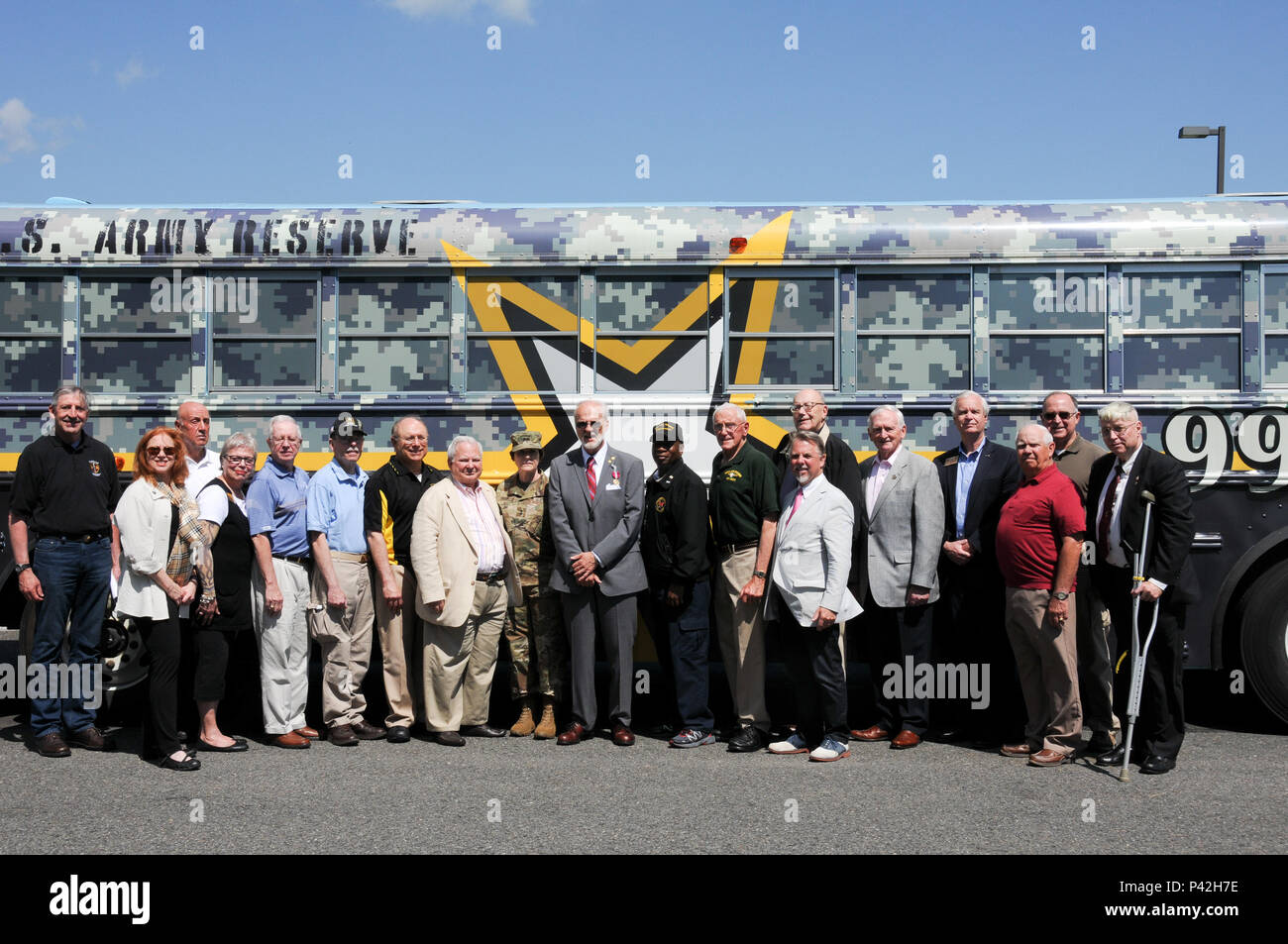 Nearly two-dozen Army Reserve ambassadors join Maj. Gen. Margaret W ...