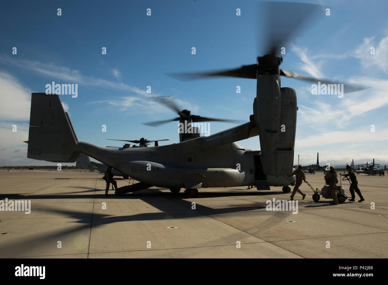 MARINE CORPS AIR STATION MIRAMAR, Calif. – Marines with Marine Medium ...