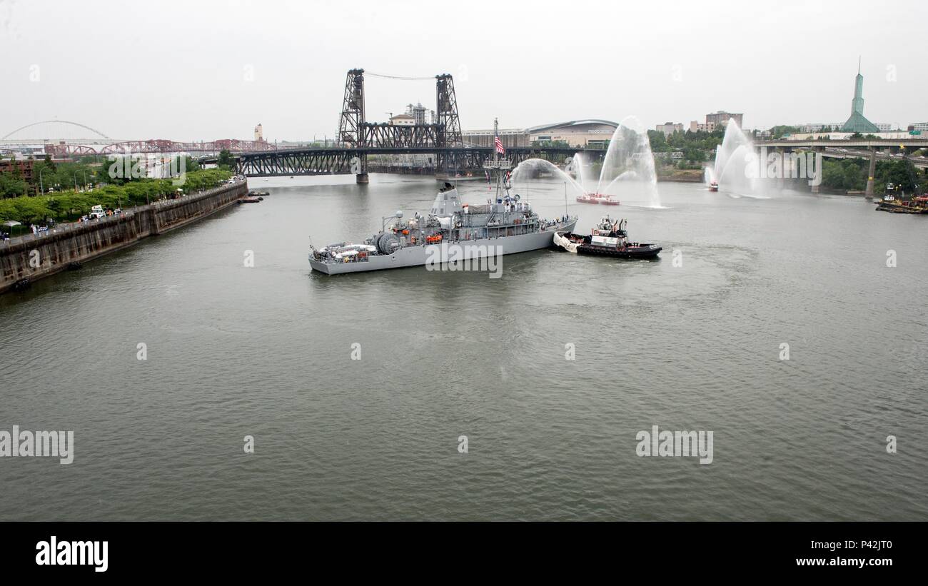 160609-N-JY507-054 PORTLAND, Ore. (June 9, 2016) – USS Champion (MCM 4 ...