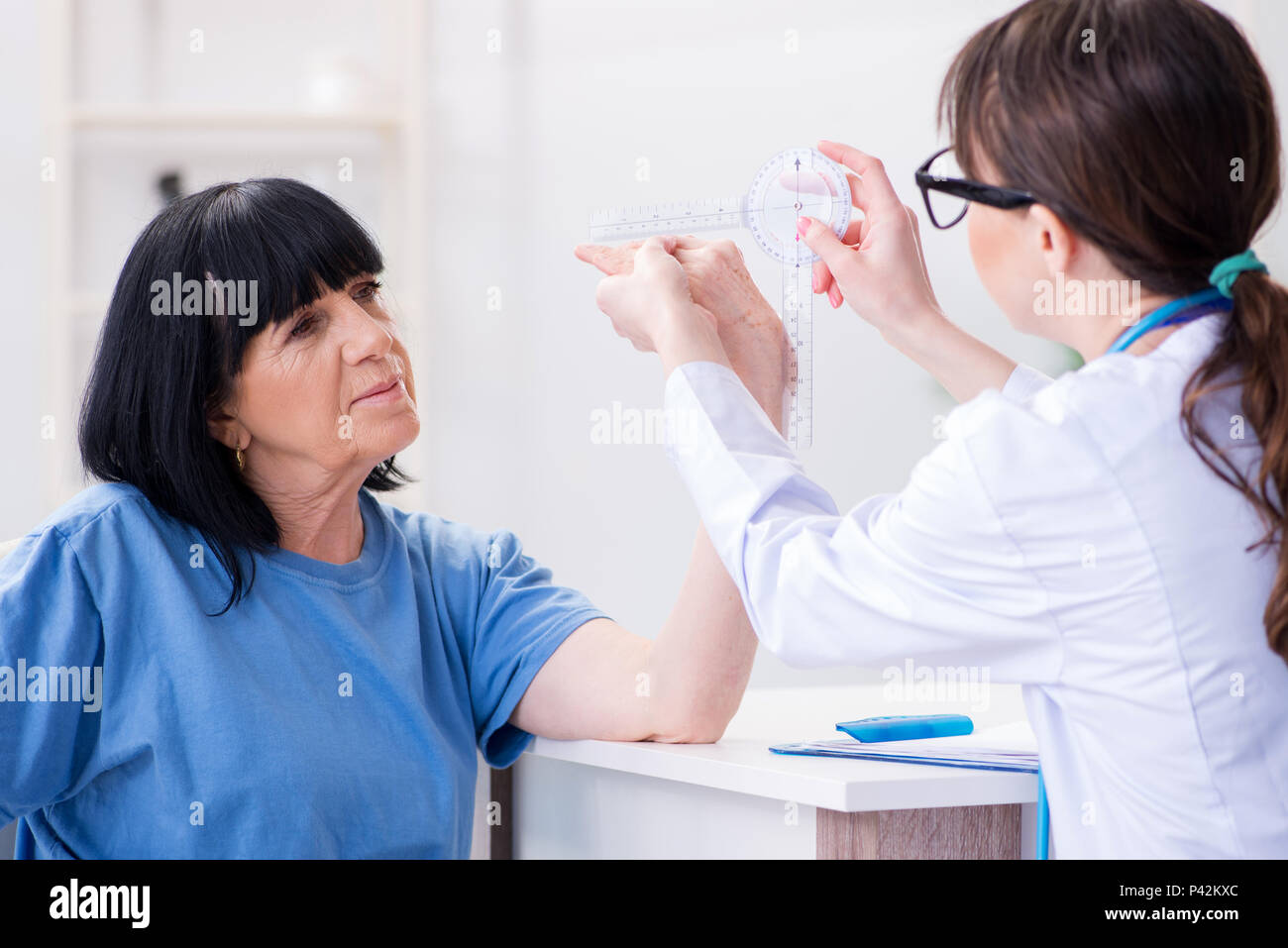 Goniometer test hi-res stock photography and images - Alamy