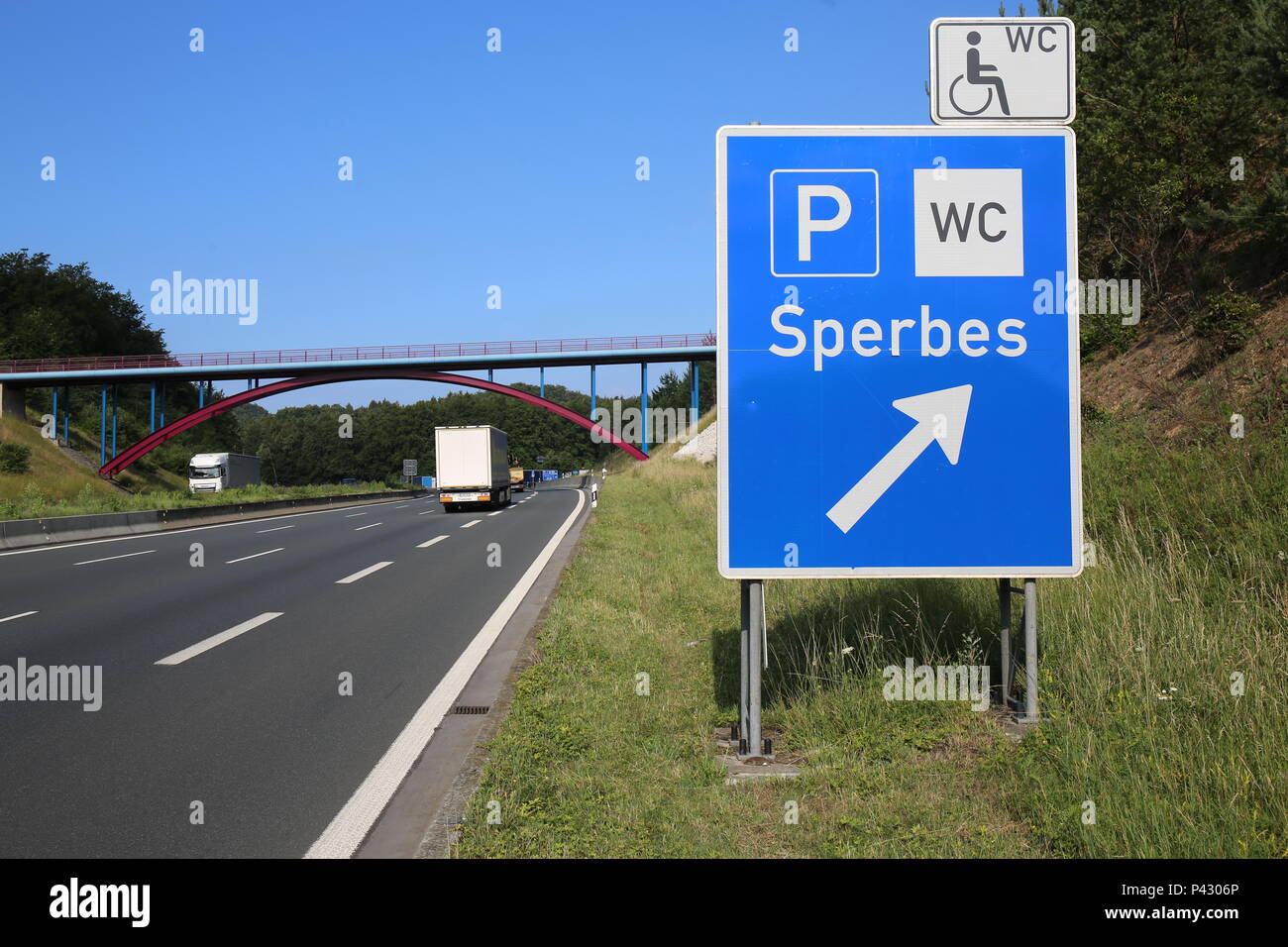 Plech, Germany. 20th June, 2018. A sign announces the Sperbes resting ...