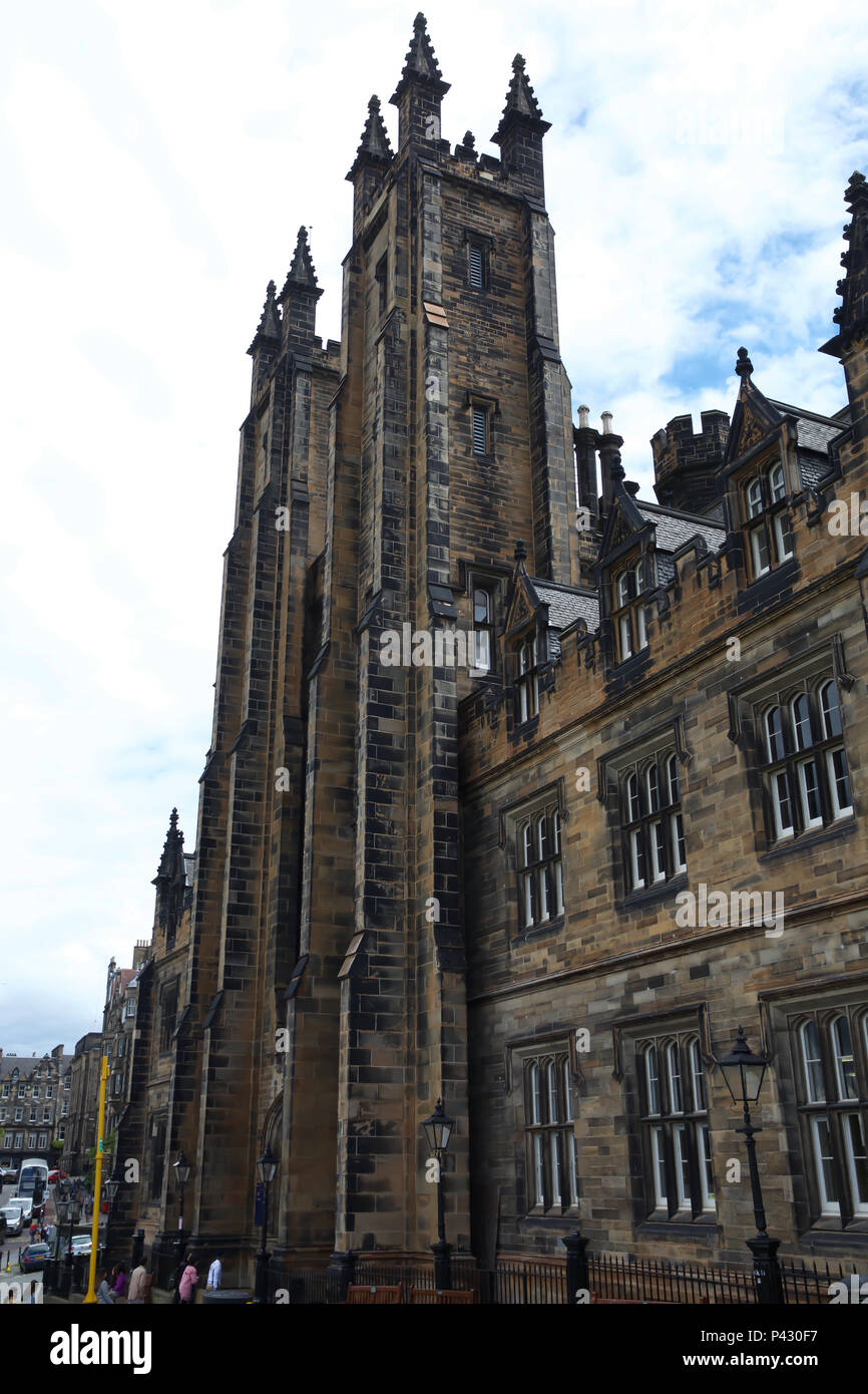 Edinburgh, UK. 20 June 2018. Tourists and visitors enjoy the city ...