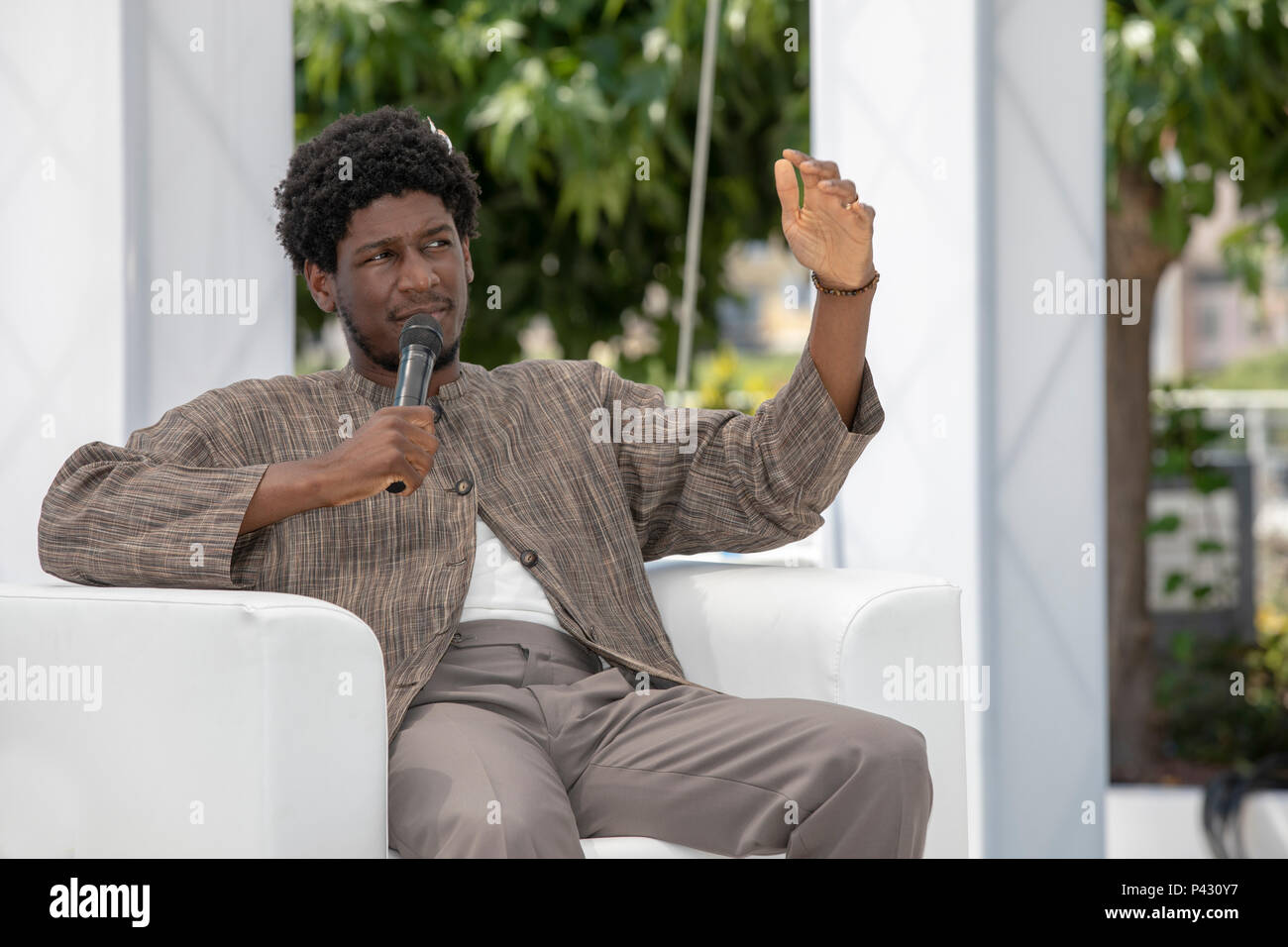 Labrinth hi-res stock photography and images - Alamy