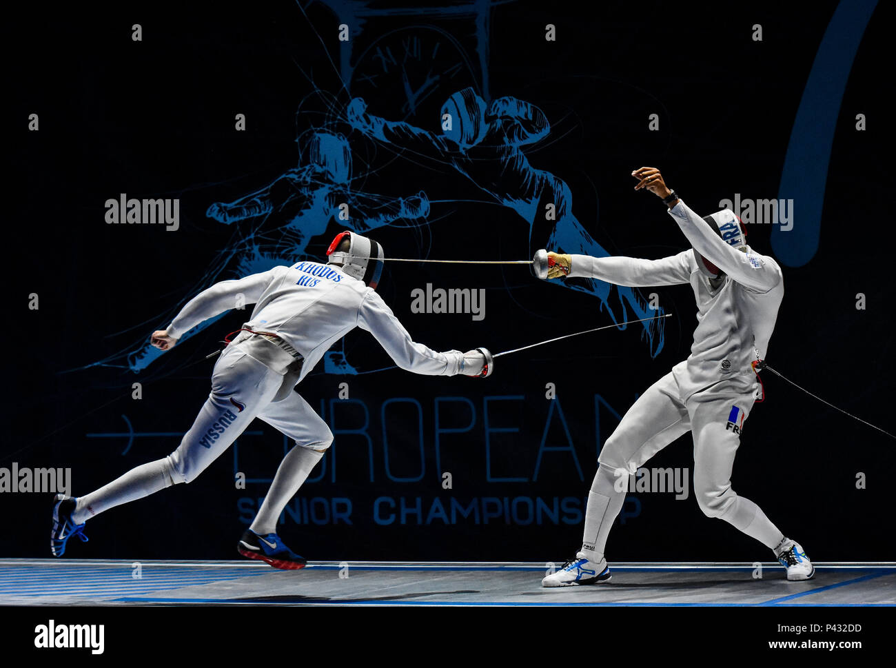 Fencing match hi-res stock photography and images - Alamy
