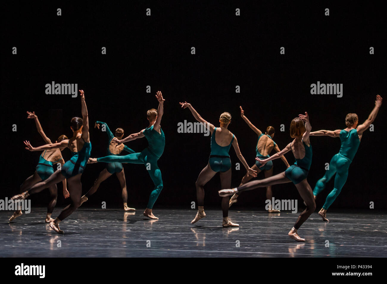 London, UK. 20th June, 2018. In the Middle, Somewhat Elevated ...