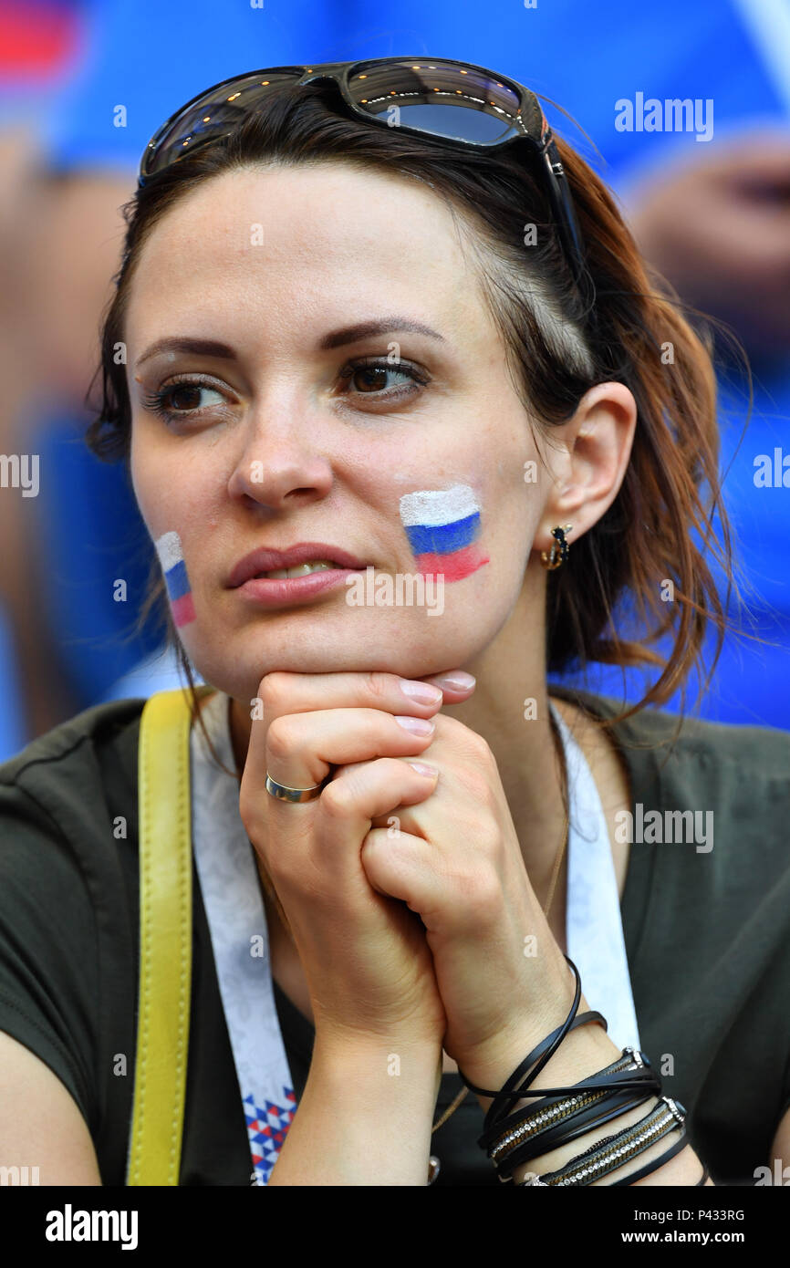 Saudi arabia football female hi-res stock photography and images - Alamy