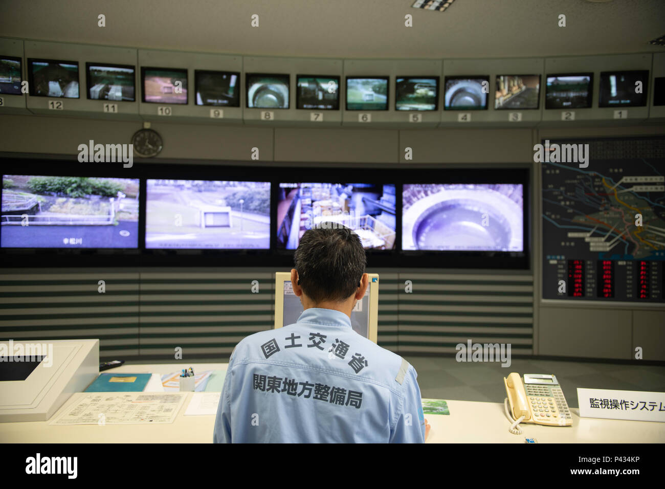 Cctv screens hi-res stock photography and images - Alamy