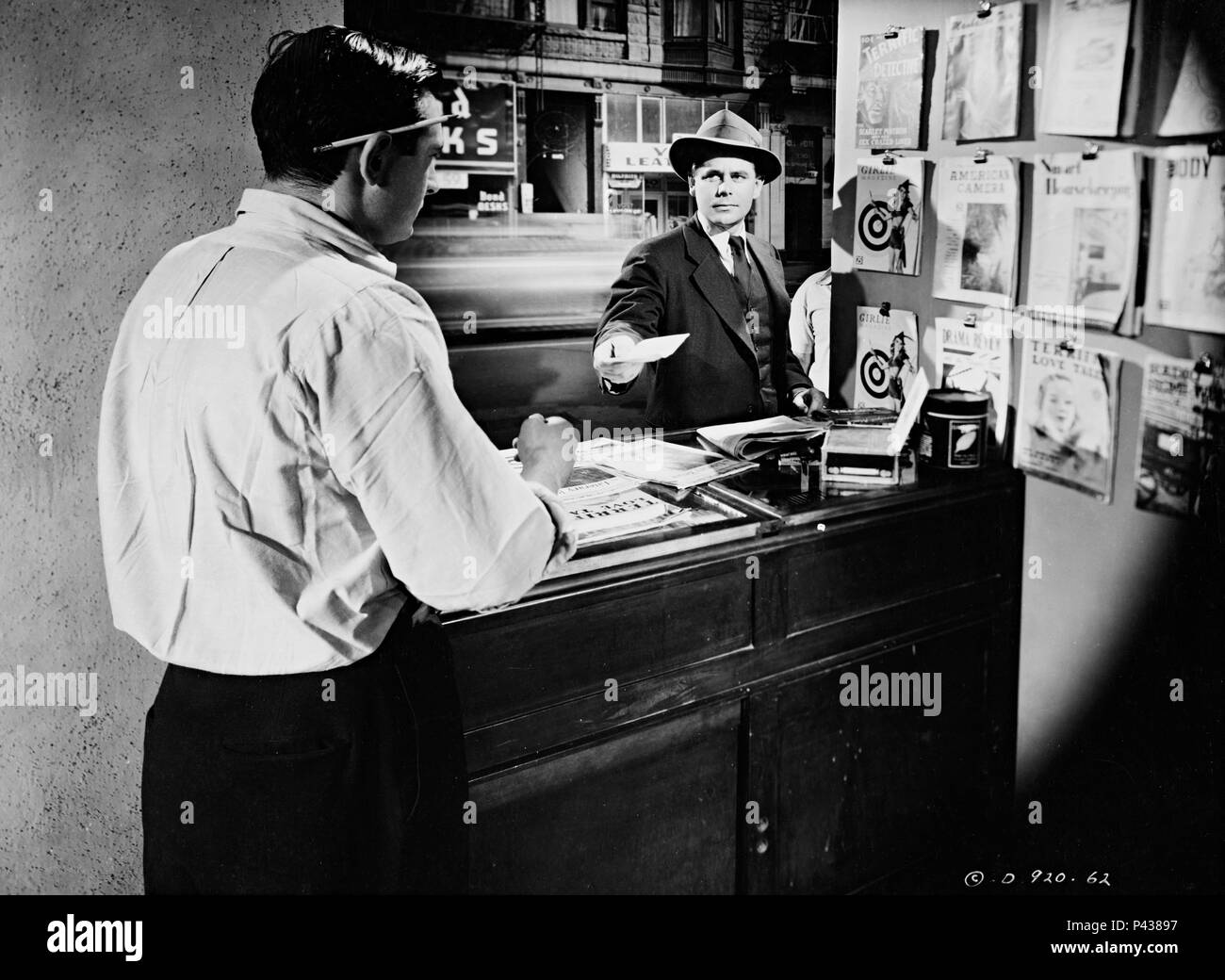 Undercover man glenn ford hi-res stock photography and images - Alamy
