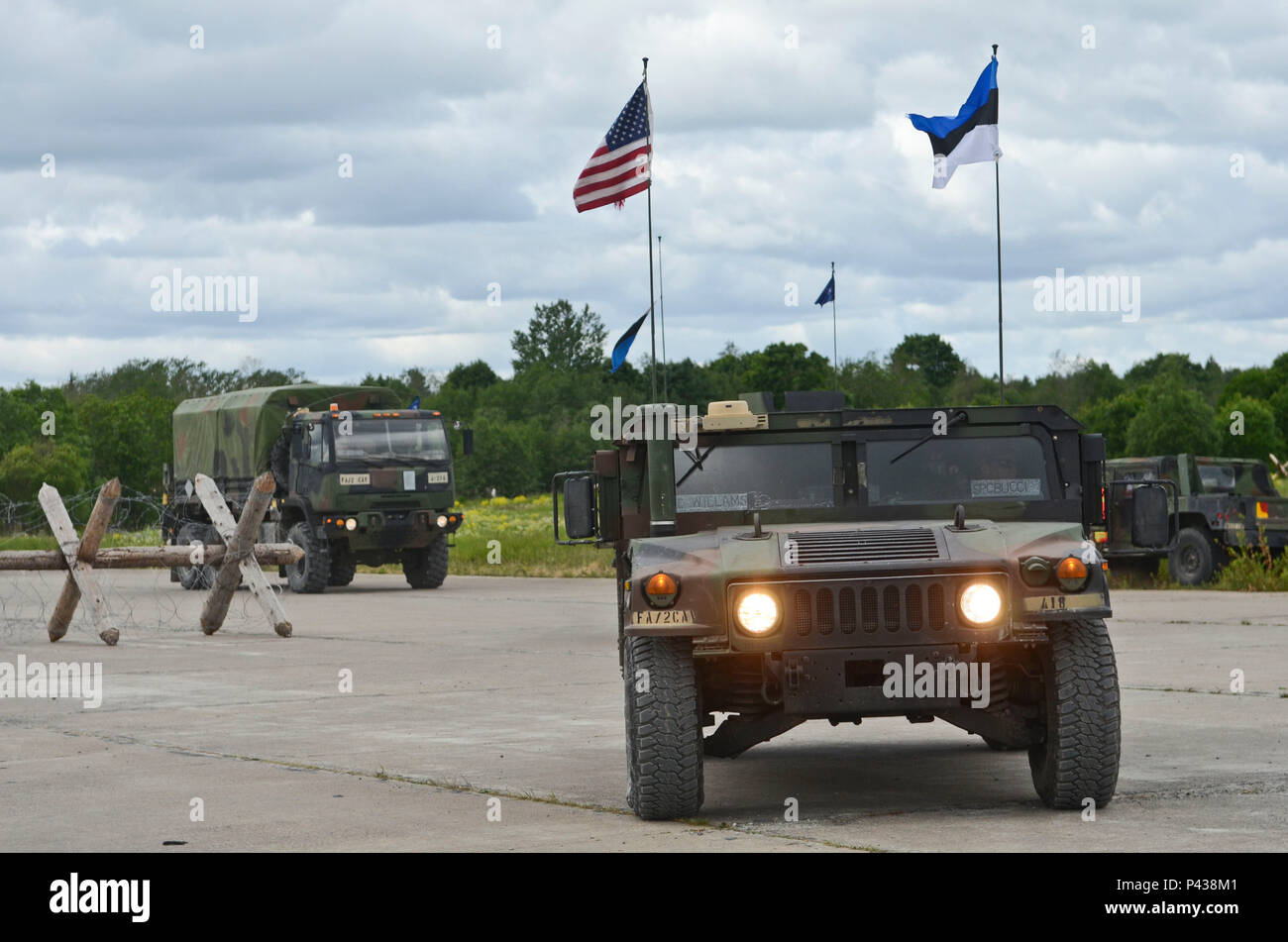 U.S. Army Soldiers from the Field Artillery Squadron, 2nd Cavalry ...