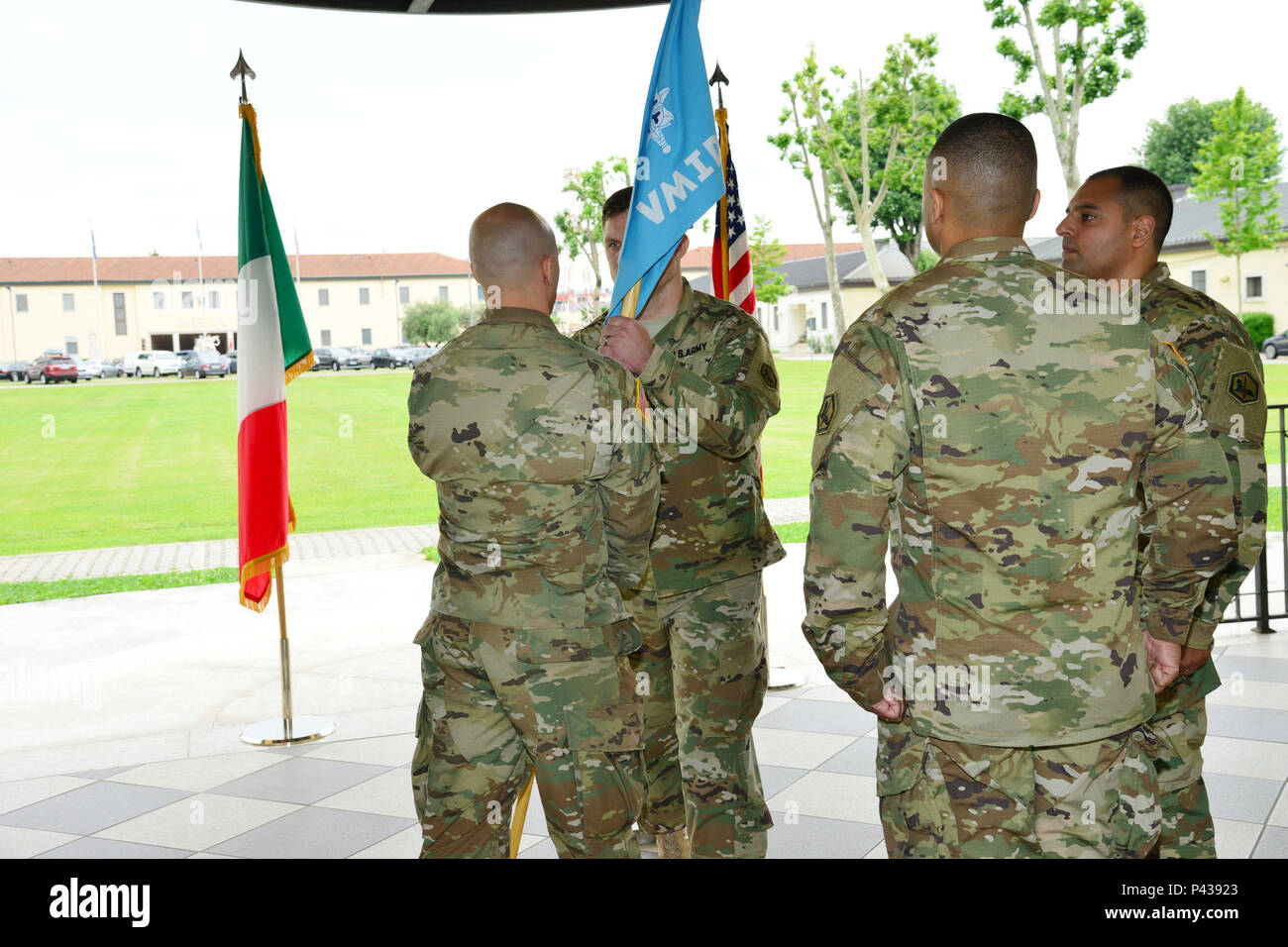 Military intelligence detachment hi-res stock photography and images ...