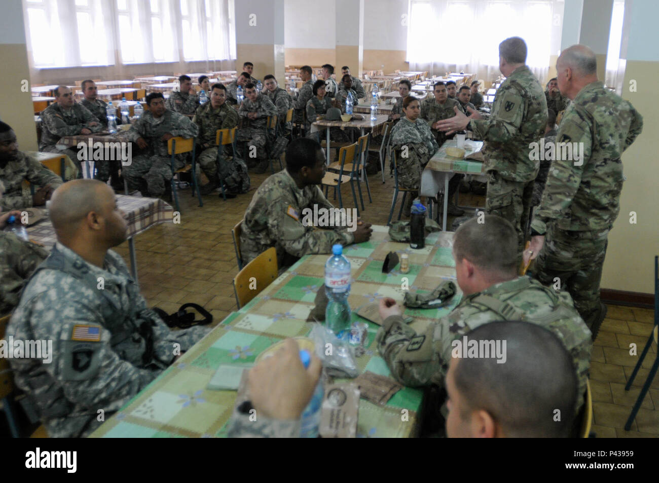 Maj. Gen. Duane Gamble meets enlisted Army Reserve soldiers from the ...