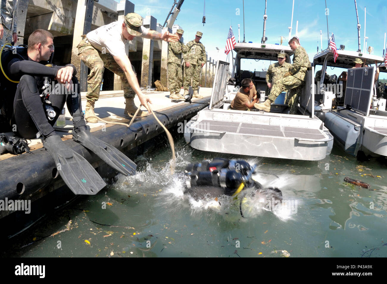 569th engineer detachment dive hi-res stock photography and images - Alamy