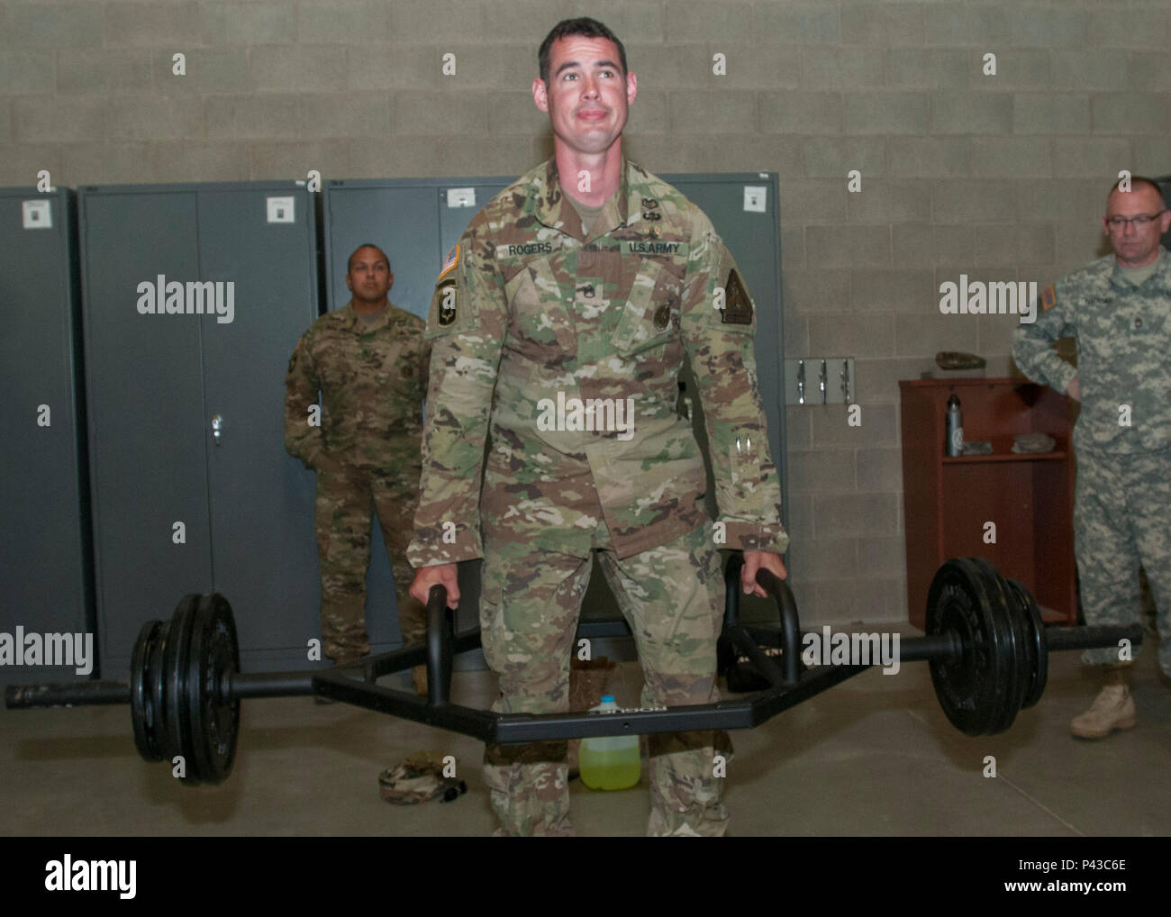 U.S. Army Staff Sgt. Benjamin Rogers, assigned to the Recruiting and ...