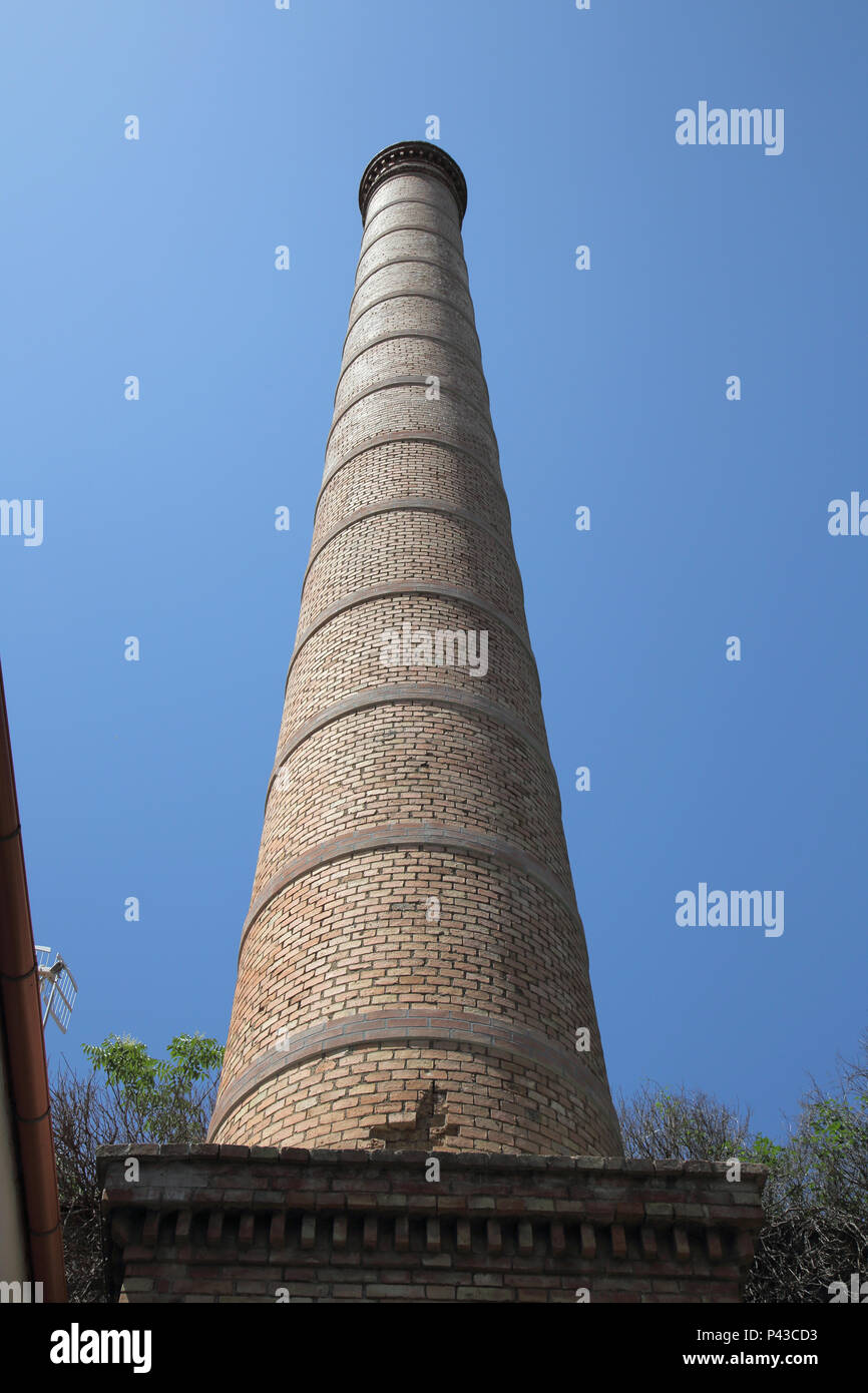 Large chimney hi-res stock photography and images - Alamy
