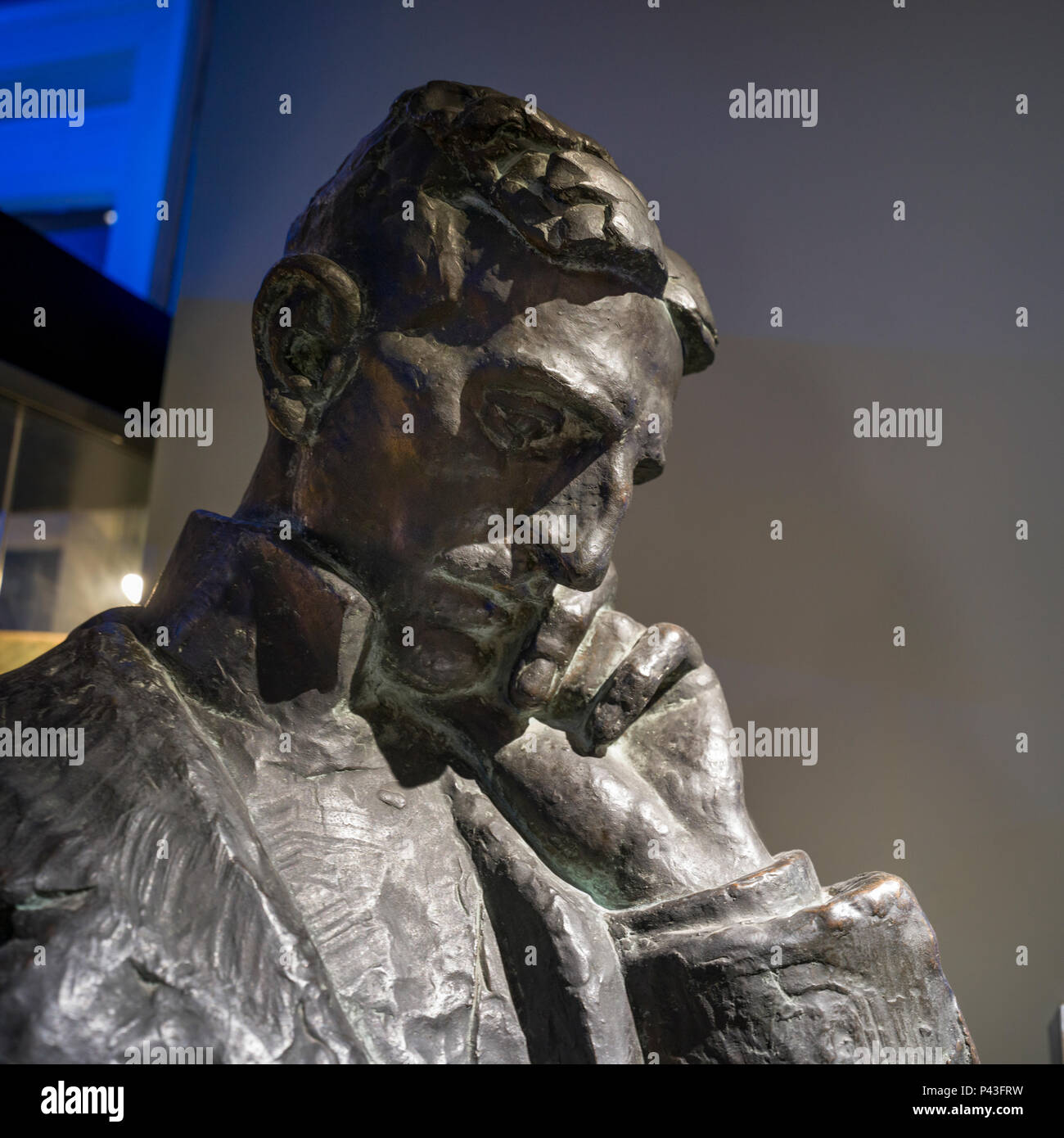 Nikola tesla sculpture hi-res stock photography and images - Alamy