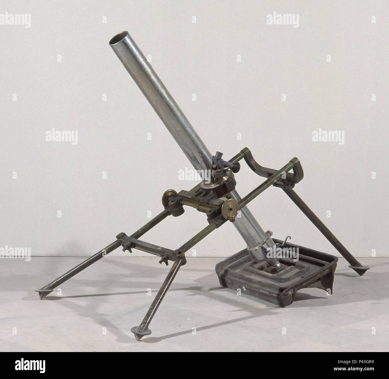 Mortero de 81 mm hi-res stock photography and images - Alamy