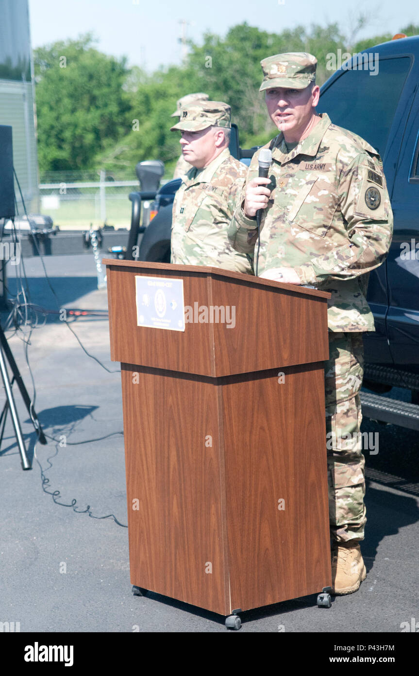 Maj. Gregory Farr, of Choctaw, Oklahoma, speaks to his unit for the ...