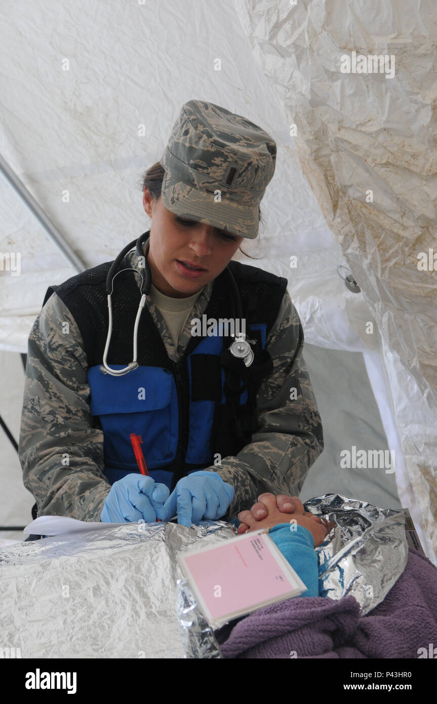 Kentucky Air National Guard 2nd Lt. Ashley Nix, a nurse assigned to the ...