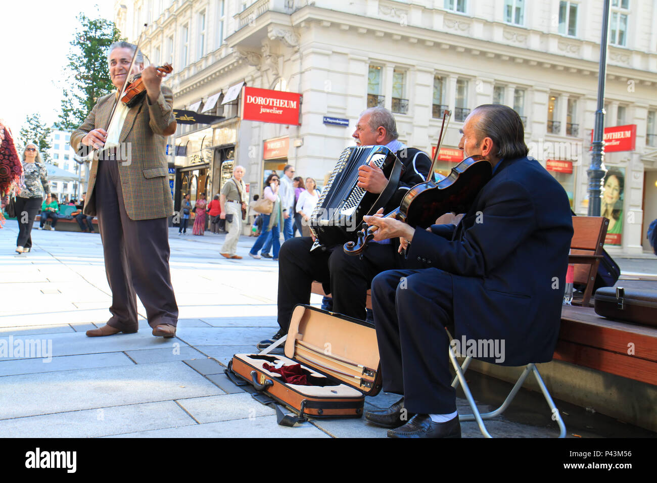 Prague street jazz band hi-res stock photography and images - Alamy