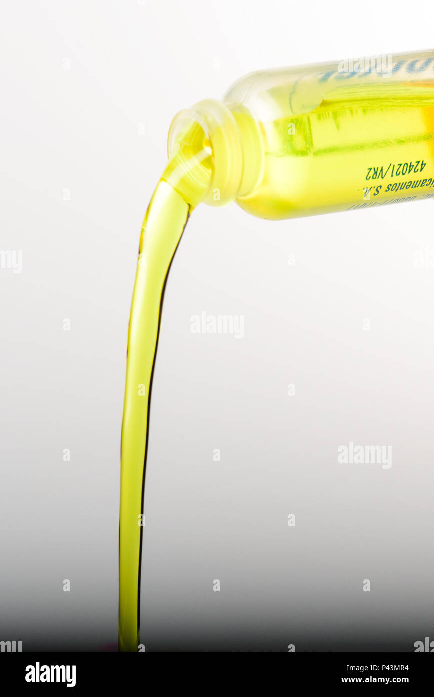 Saude medicamento frasco remedio hi-res stock photography and images ...