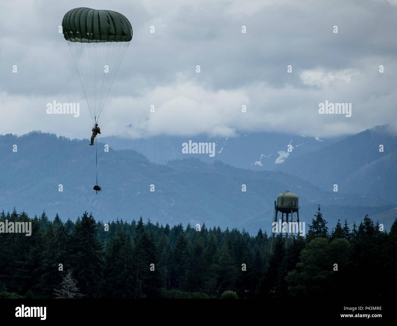 A paratrooper from Special Operations Detachment, Pacific conducts an ...