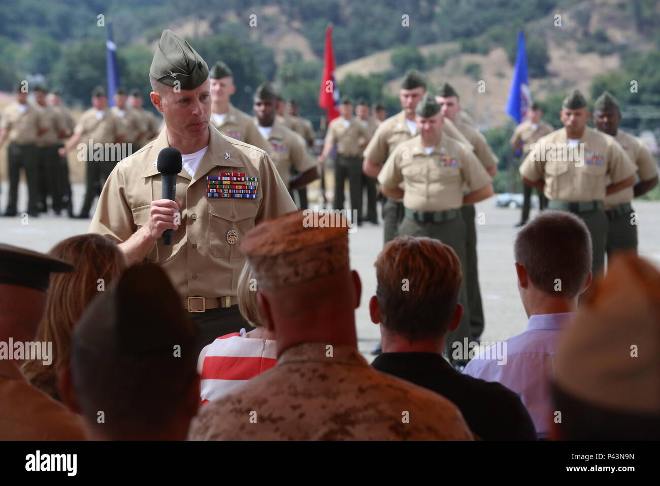 Col. William McCollough, outgoing commanding officer of 1st Marine ...