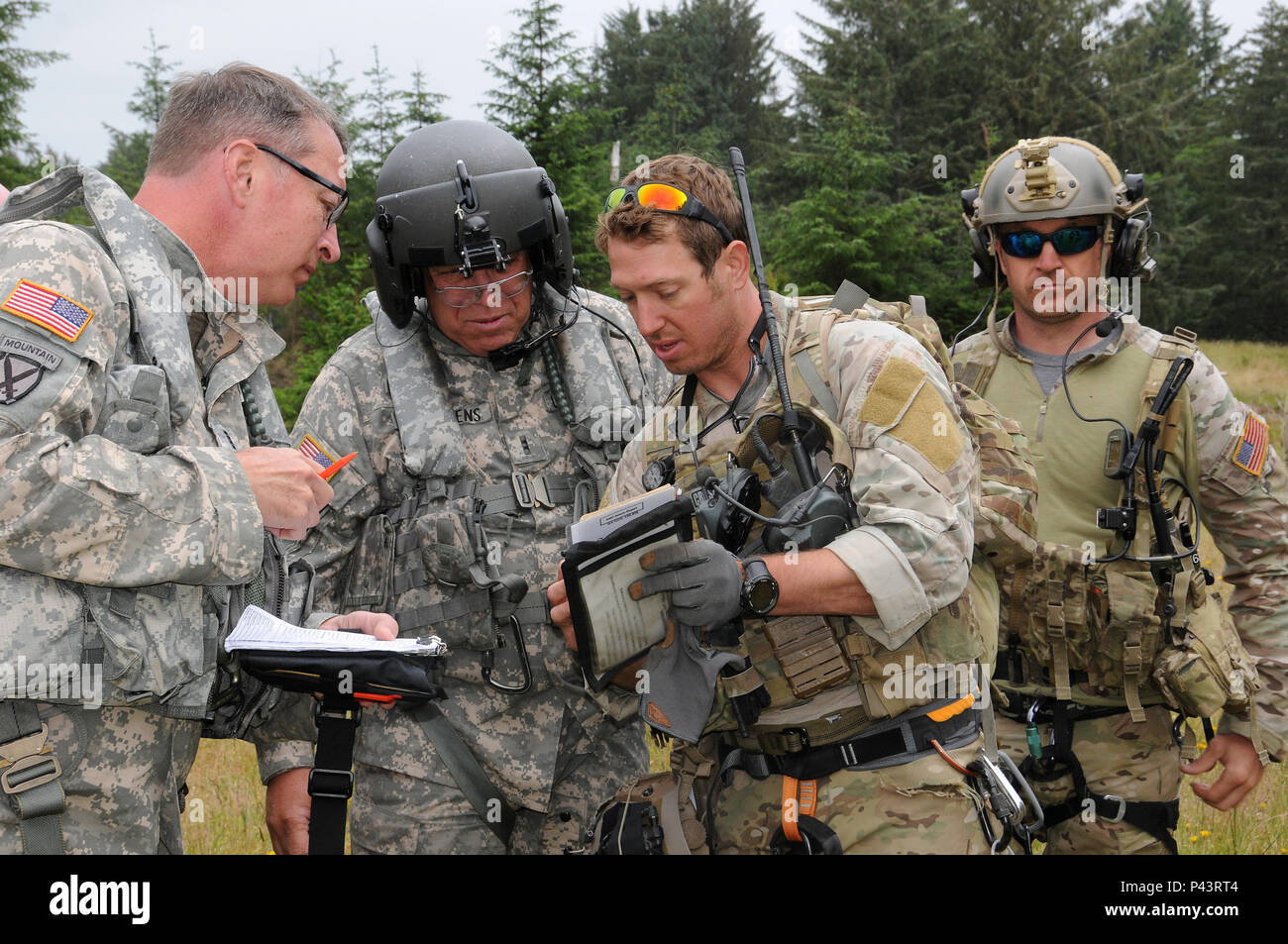 Combat Control Team members of the 125th Special Tactics Squadron train ...