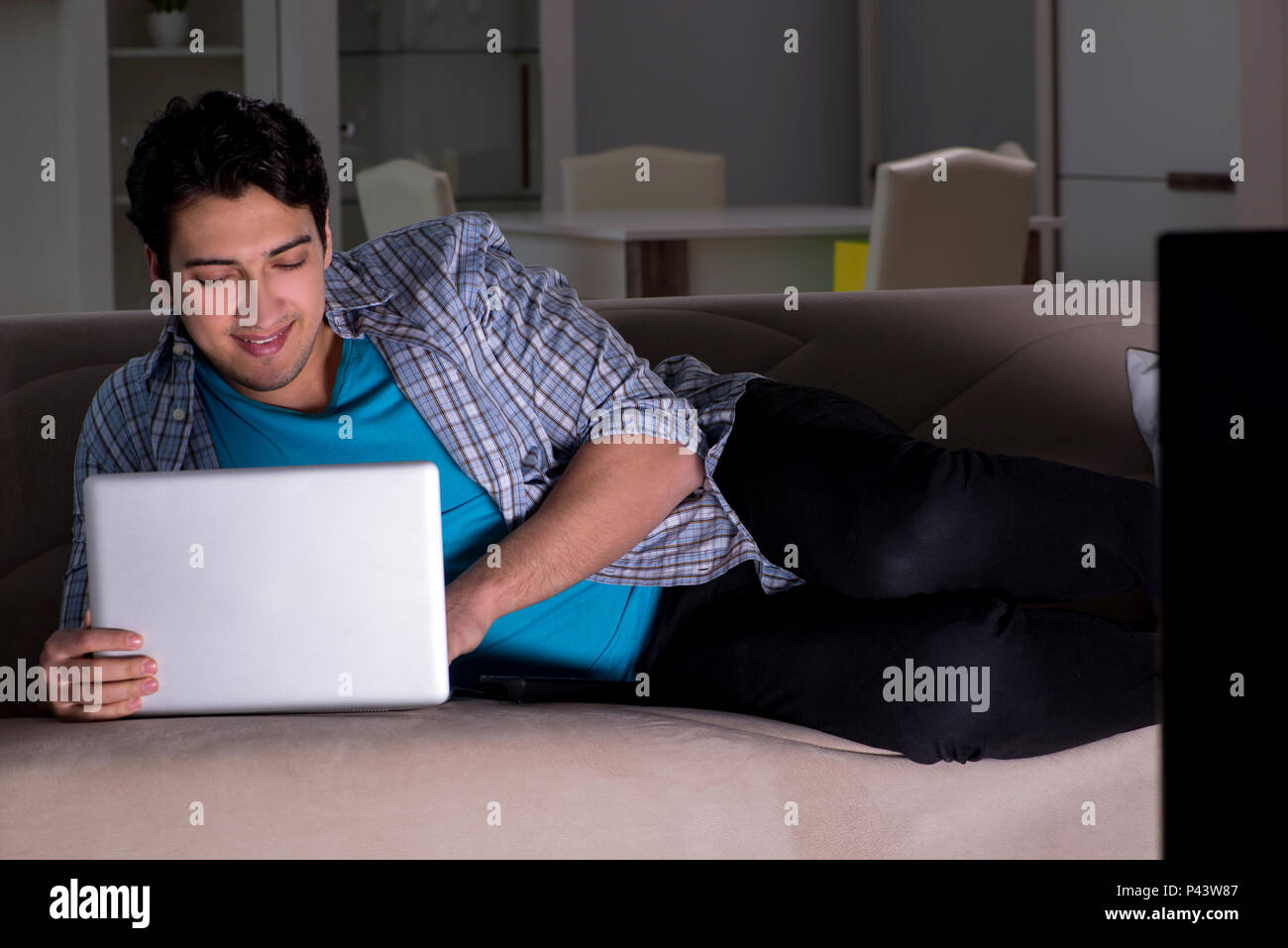 Man late preparing watch hi-res stock photography and images - Alamy