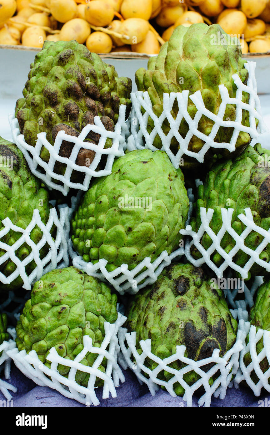 Atemoia hi-res stock photography and images - Alamy