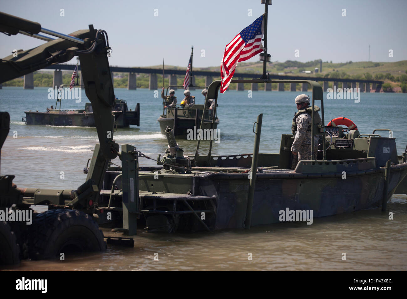 U.S. Soldiers of the 200th Engineer Multi-Role Bridge Company (MRBC ...