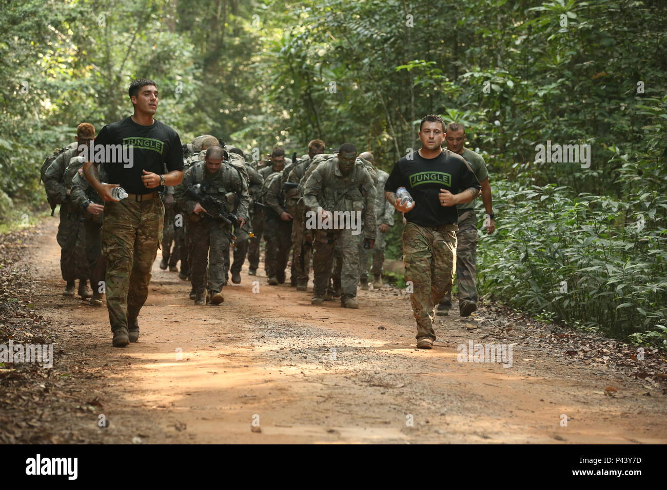 U.S. Army Soldiers assigned to Bravo Company, 3rd Battalion, 7th ...