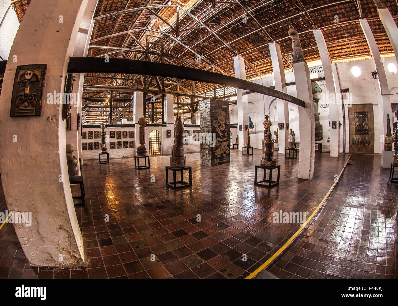 Maior escultor vivo do Brasil, o pernambucano Francisco Brennand tem ...