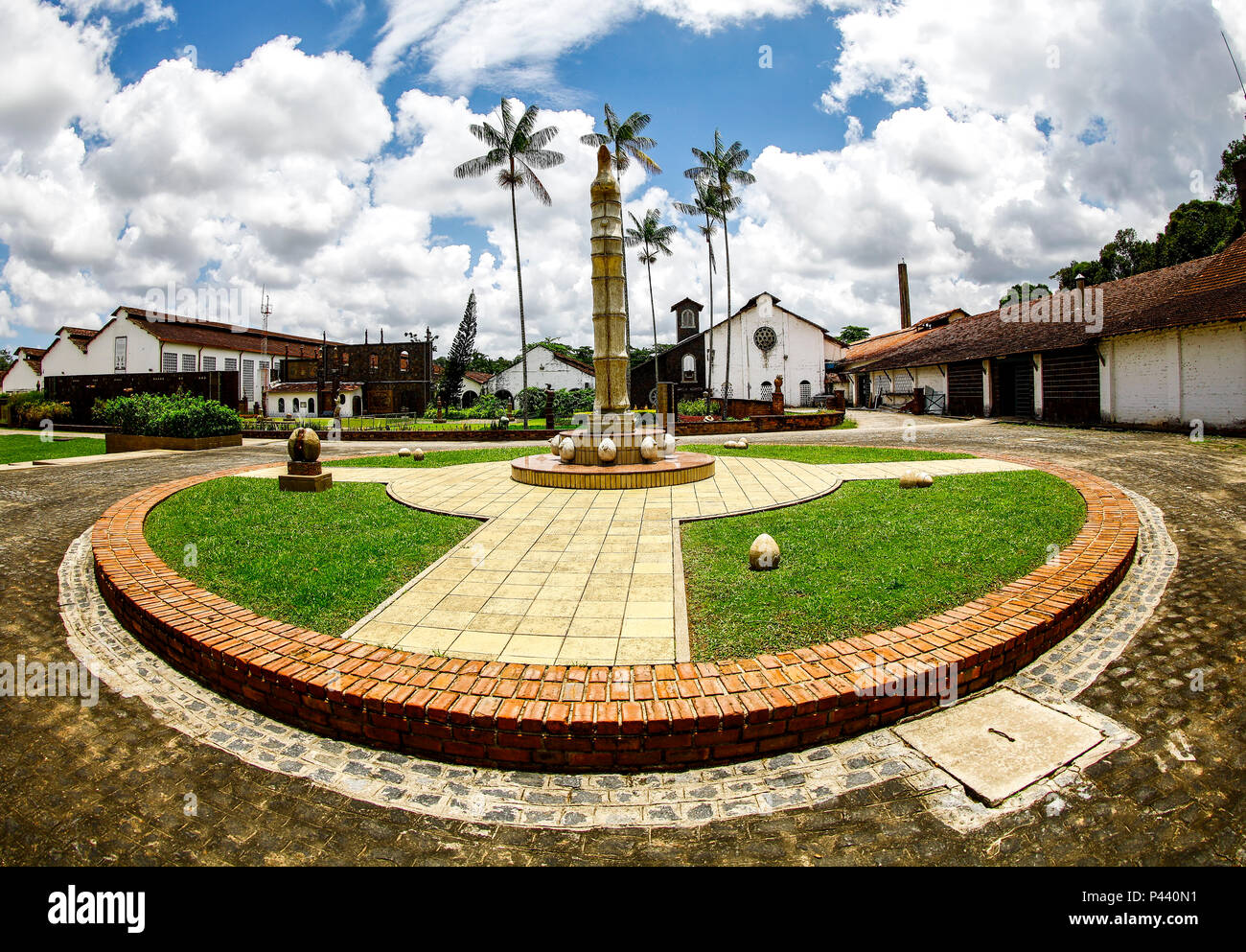 Maior escultor vivo do Brasil, o pernambucano Francisco Brennand tem ...