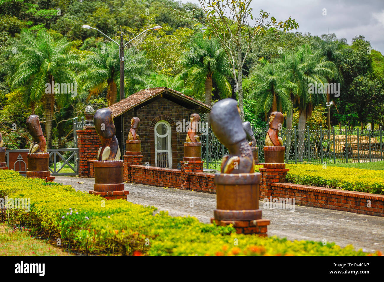 Maior escultor vivo do Brasil, o pernambucano Francisco Brennand tem ...