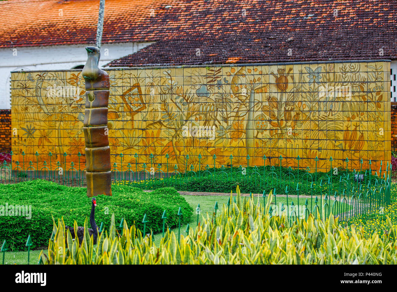 Maior escultor vivo do Brasil, o pernambucano Francisco Brennand tem ...
