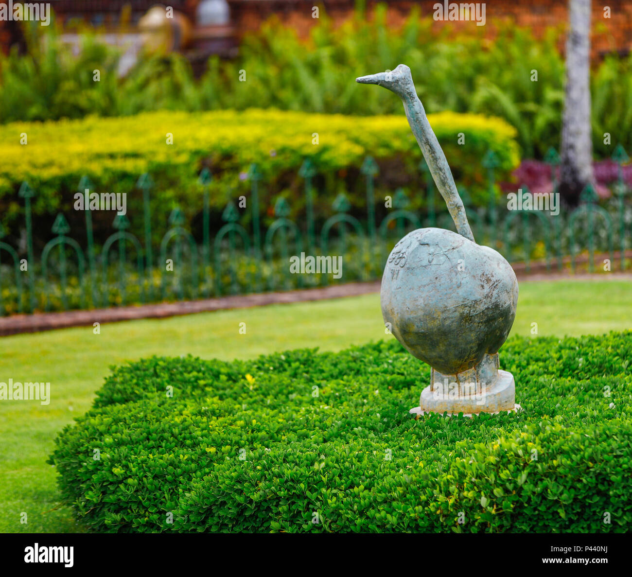 Maior escultor vivo do Brasil, o pernambucano Francisco Brennand tem ...