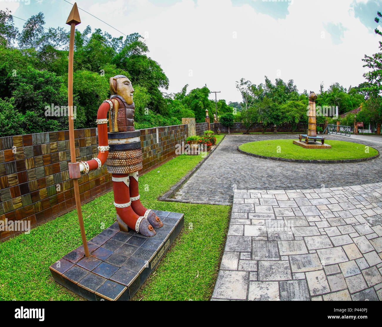 Maior escultor vivo do Brasil, o pernambucano Francisco Brennand tem ...