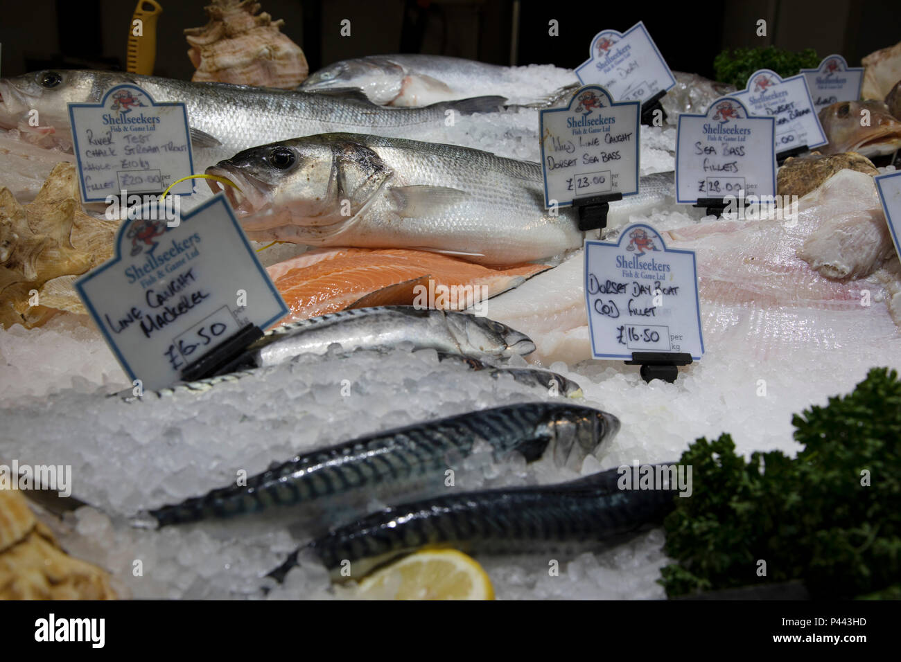 Fishmongers stall borough market southwark hi-res stock photography and ...